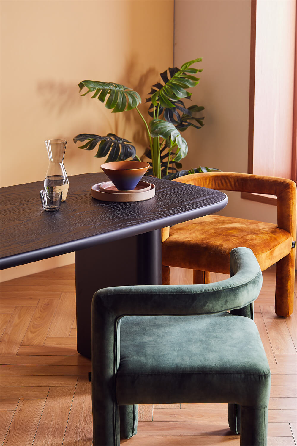 Pebble Coffee Table / 1.8m